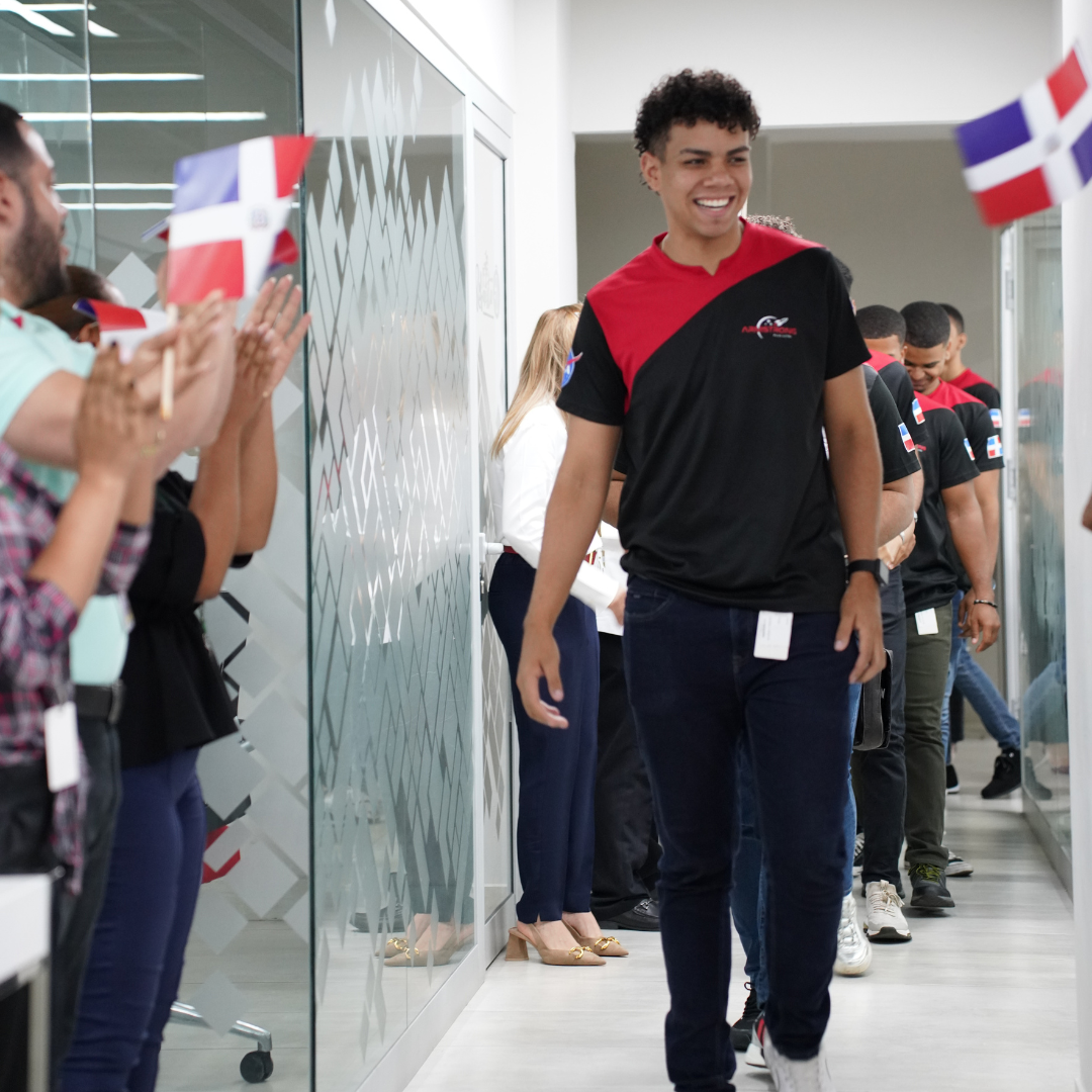 Estudiantes presentan su premio del NASA Rover Challenge - GRUPO SID